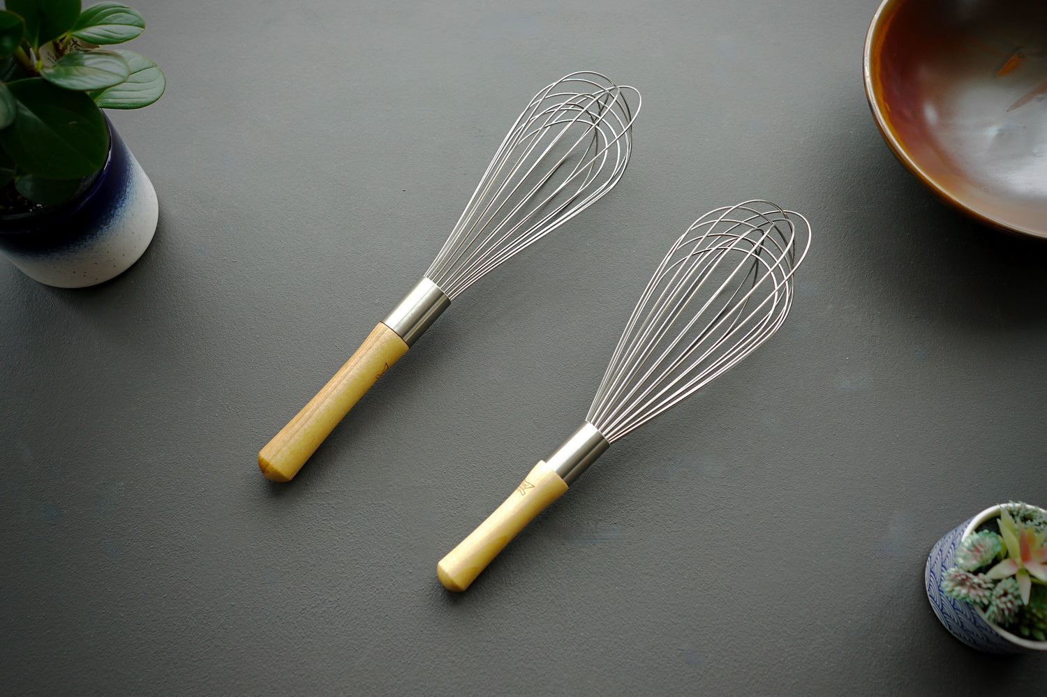 Best Wood Handle Balloon Whisk – The Cook's Edge